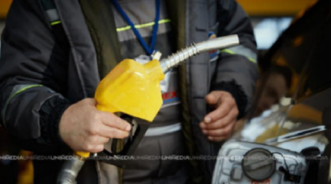 Carburanții se scumpesc și mâine: Vezi cât vor costa și stațiile PECO ...